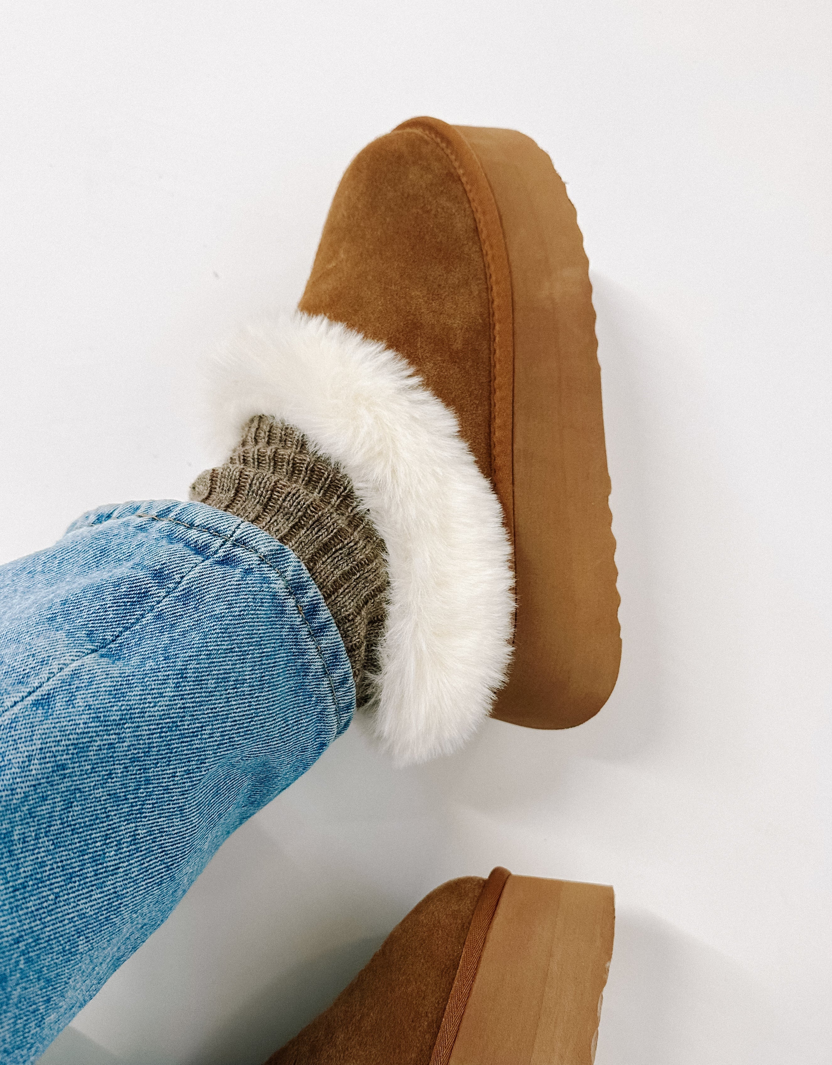 כפכפי פלטפורמה לנשים CHAPLIN בקאמל - סטיב מאדן ישראל